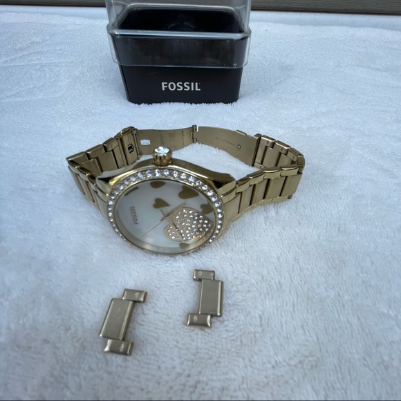 Fossil Accessories Authentic Fossil Hand Watch Hearts And Diamonds